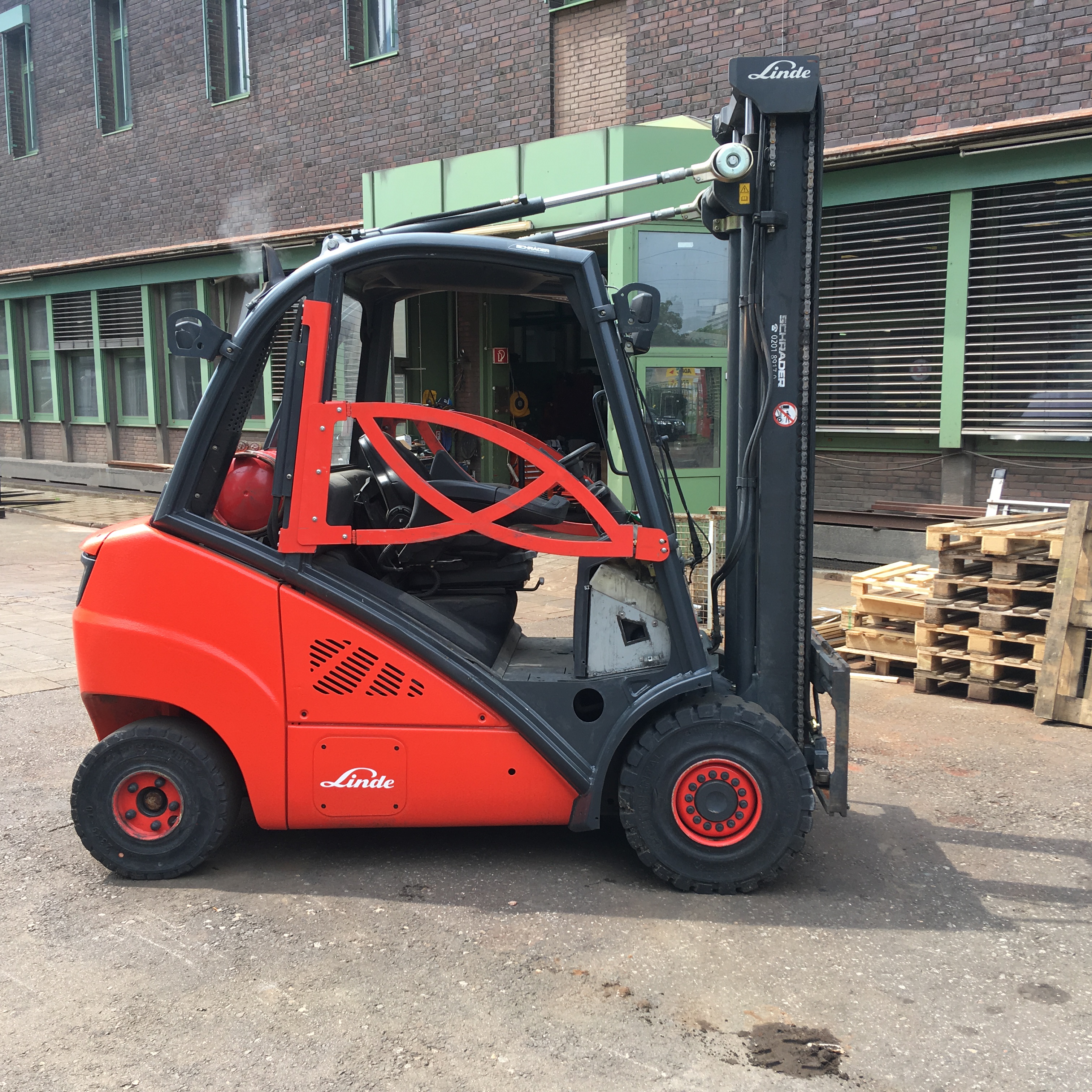 Linde | H30T-02 | Elektro 3-Rad | Frontstapler | DUESSEL-STAPLER ...