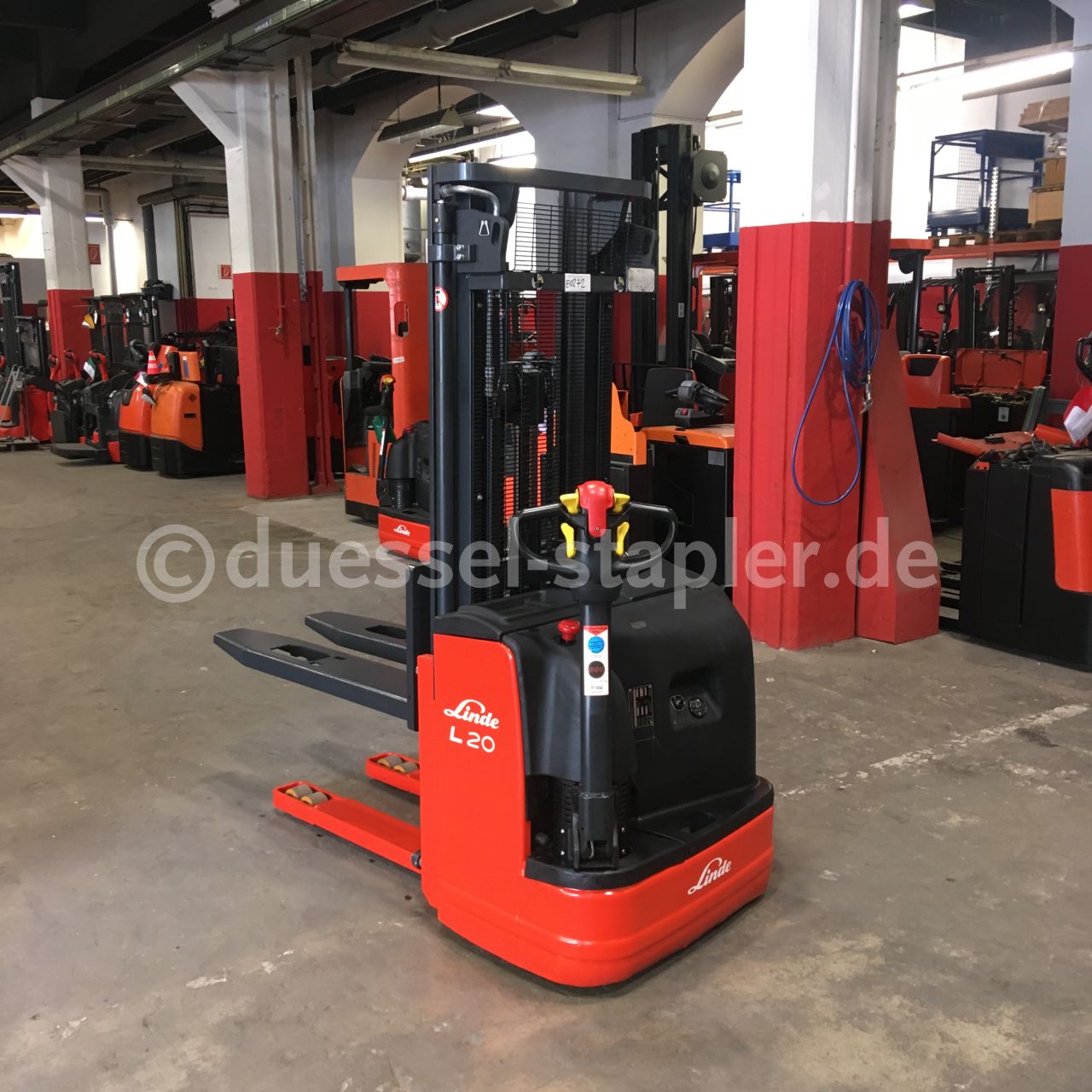 Linde | L20 | Hochhubwagen & Stapler | Lagertechnik | DUESSEL-STAPLER ...
